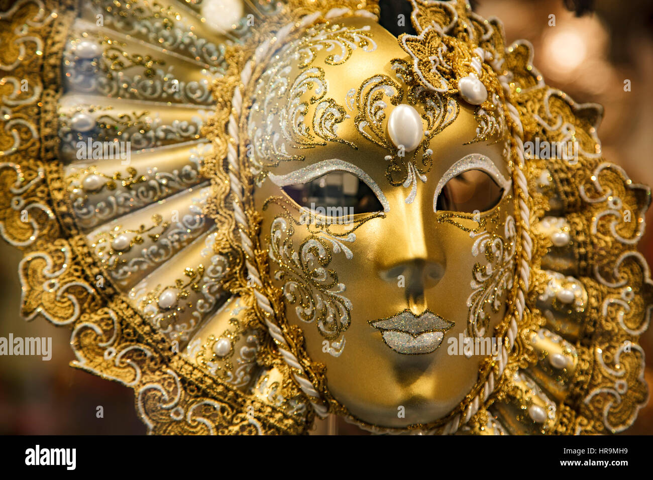 Carnival mask, Venice, Italy Stock Photo - Alamy