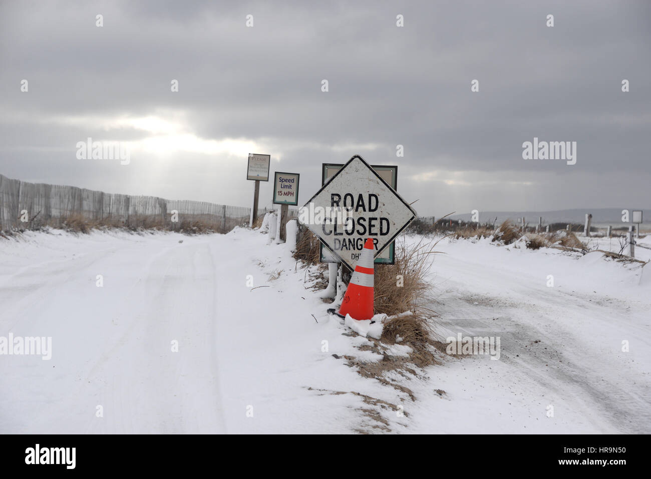 beach road closed due to snowstorm Stock Photo - Alamy