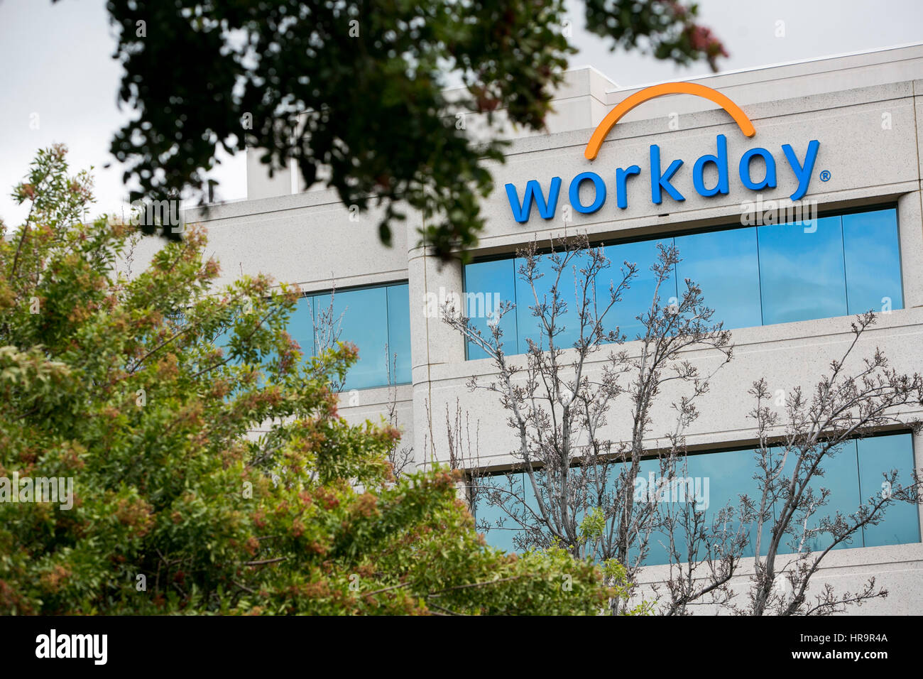 Workday hi-res stock photography and images - Alamy
