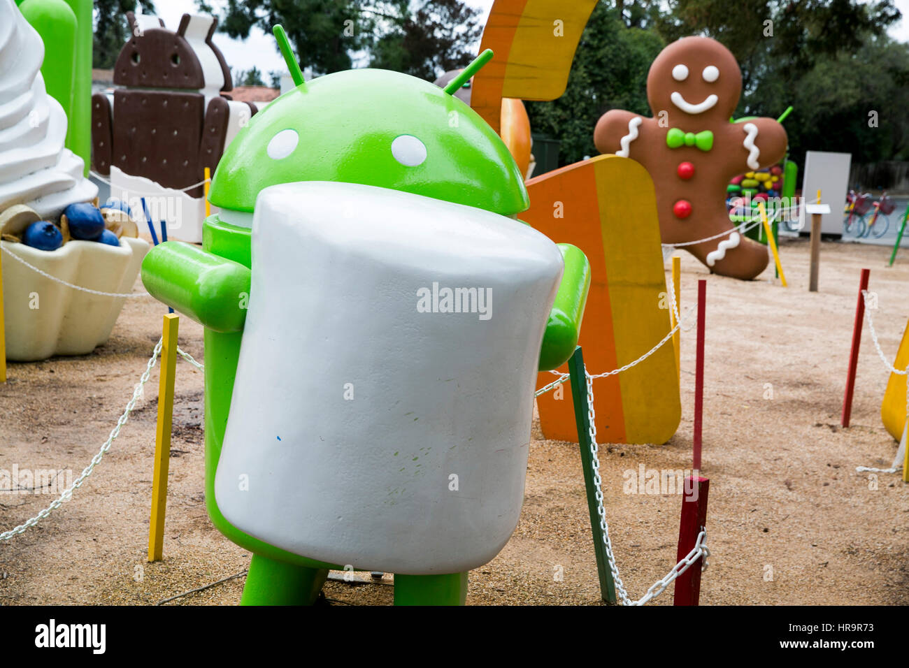 Android sculpture garden hi-res stock photography and images - Alamy
