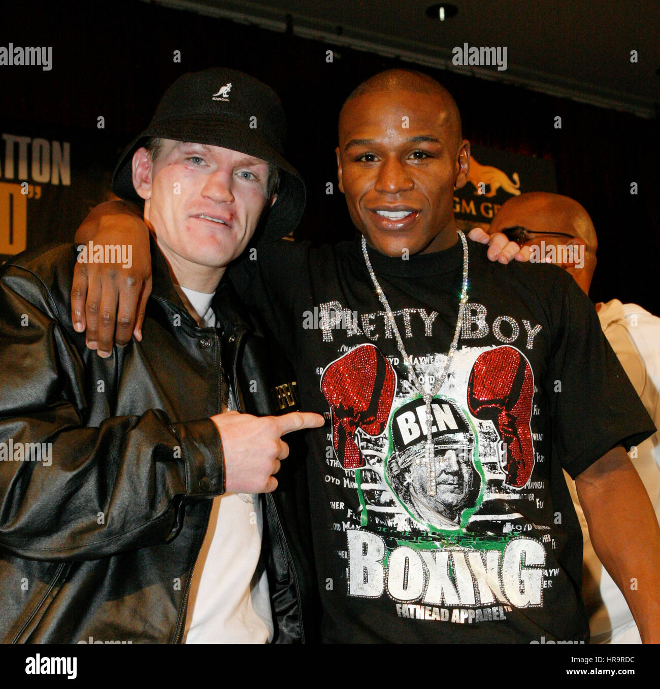Ricky Hatton and Floyd Mayweather at the post fight conference for ...