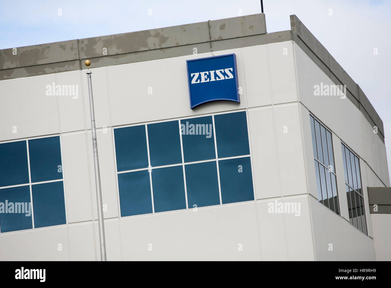 Zeiss logo hi-res stock photography and images - Alamy