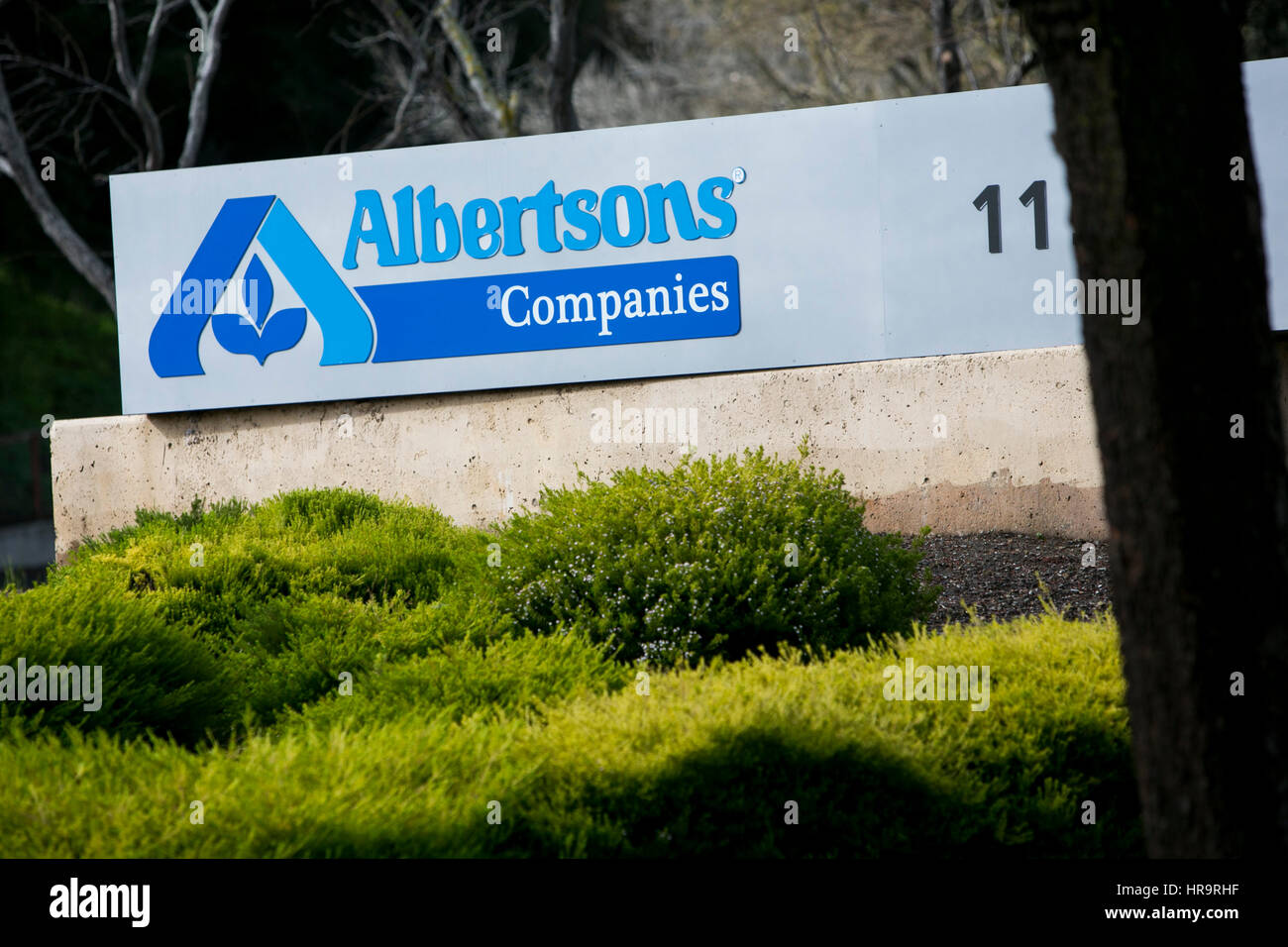 Albertsons grocery store hi-res stock photography and images - Alamy