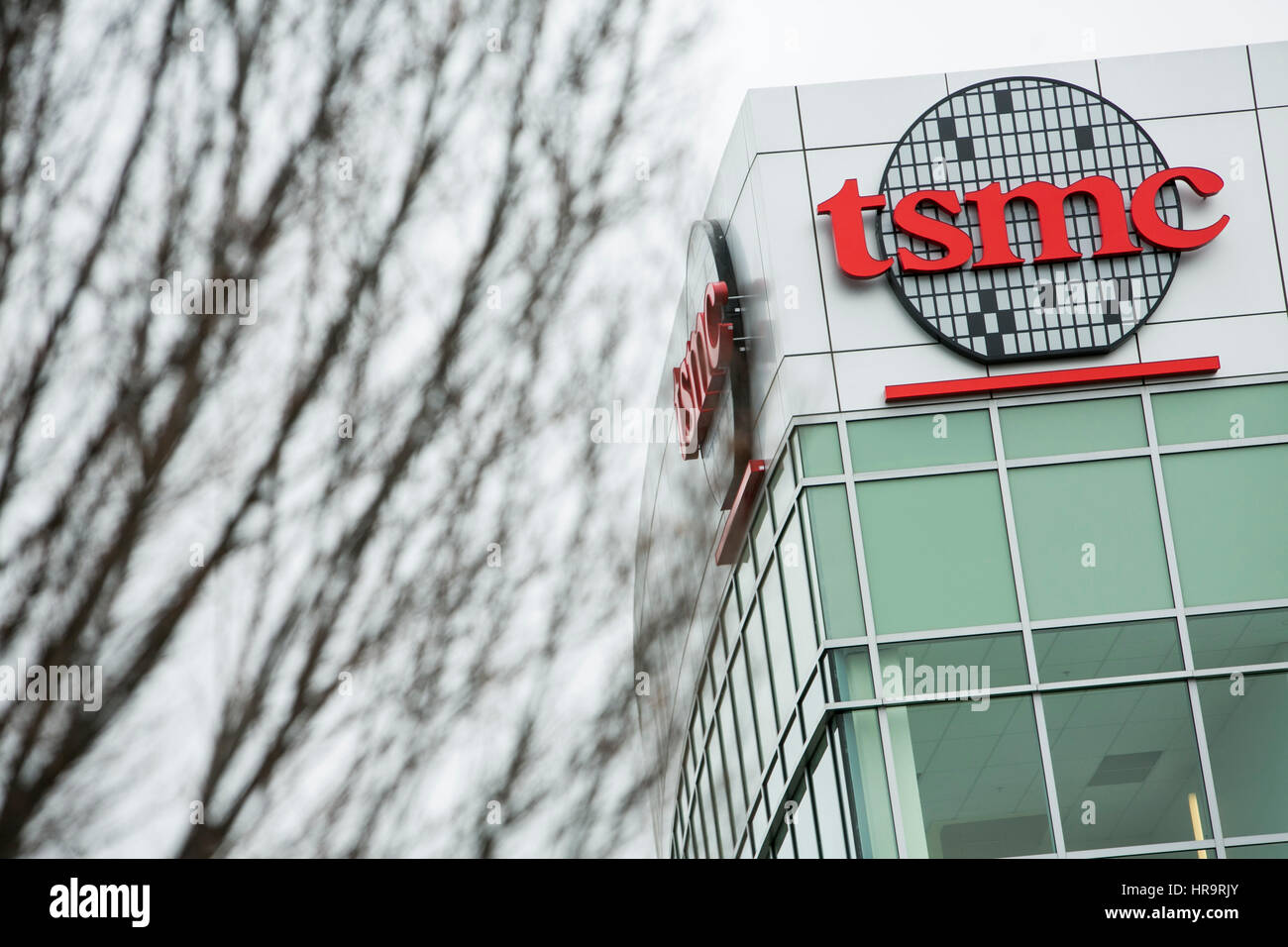 On semiconductor semiconductor manufacturing hi-res stock photography ...