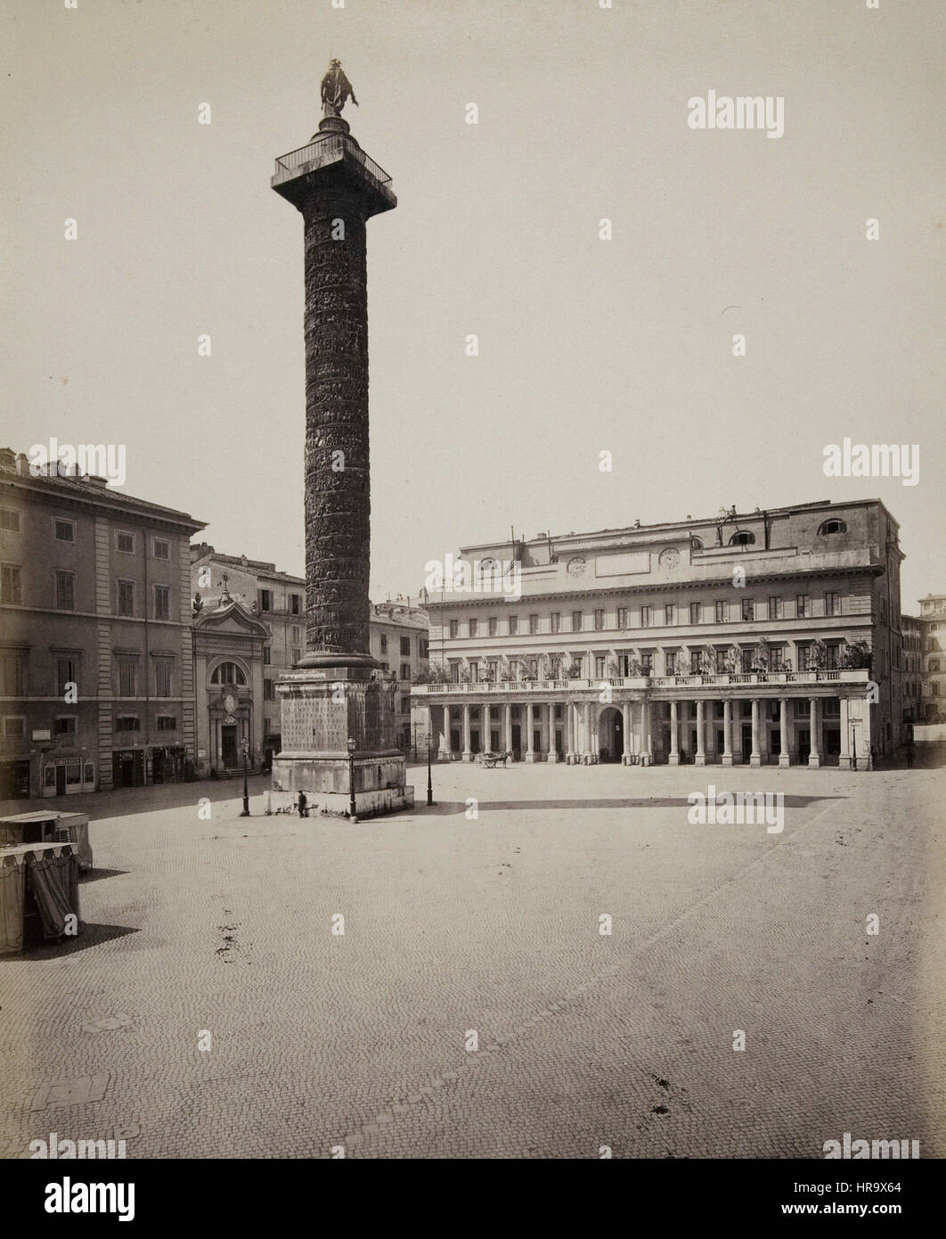 Piazza Colonna, Rome Stock Photo - Alamy