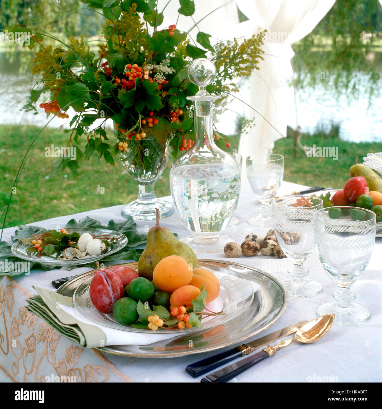 Al fresco setting outdoors hi-res stock photography and images - Alamy