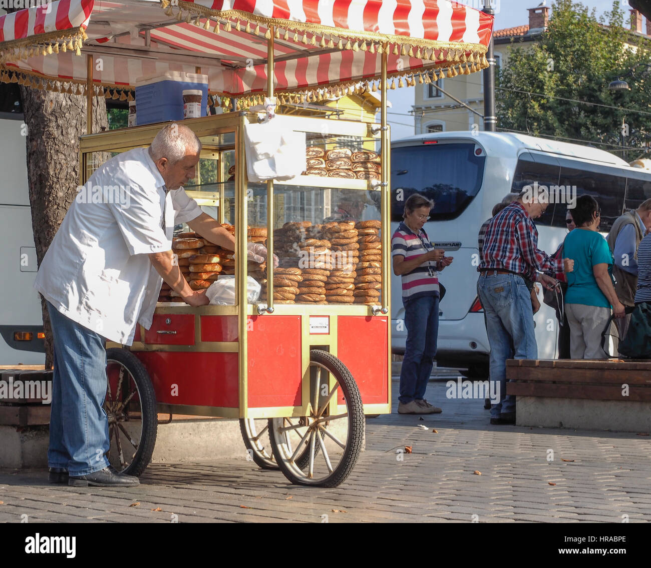 Simit cart hi-res stock photography and images - Alamy