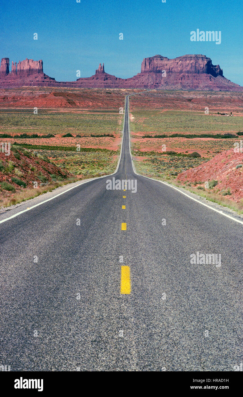 Highway 163 leading to Monument Valley, Utah, U.S.A Stock Photo - Alamy