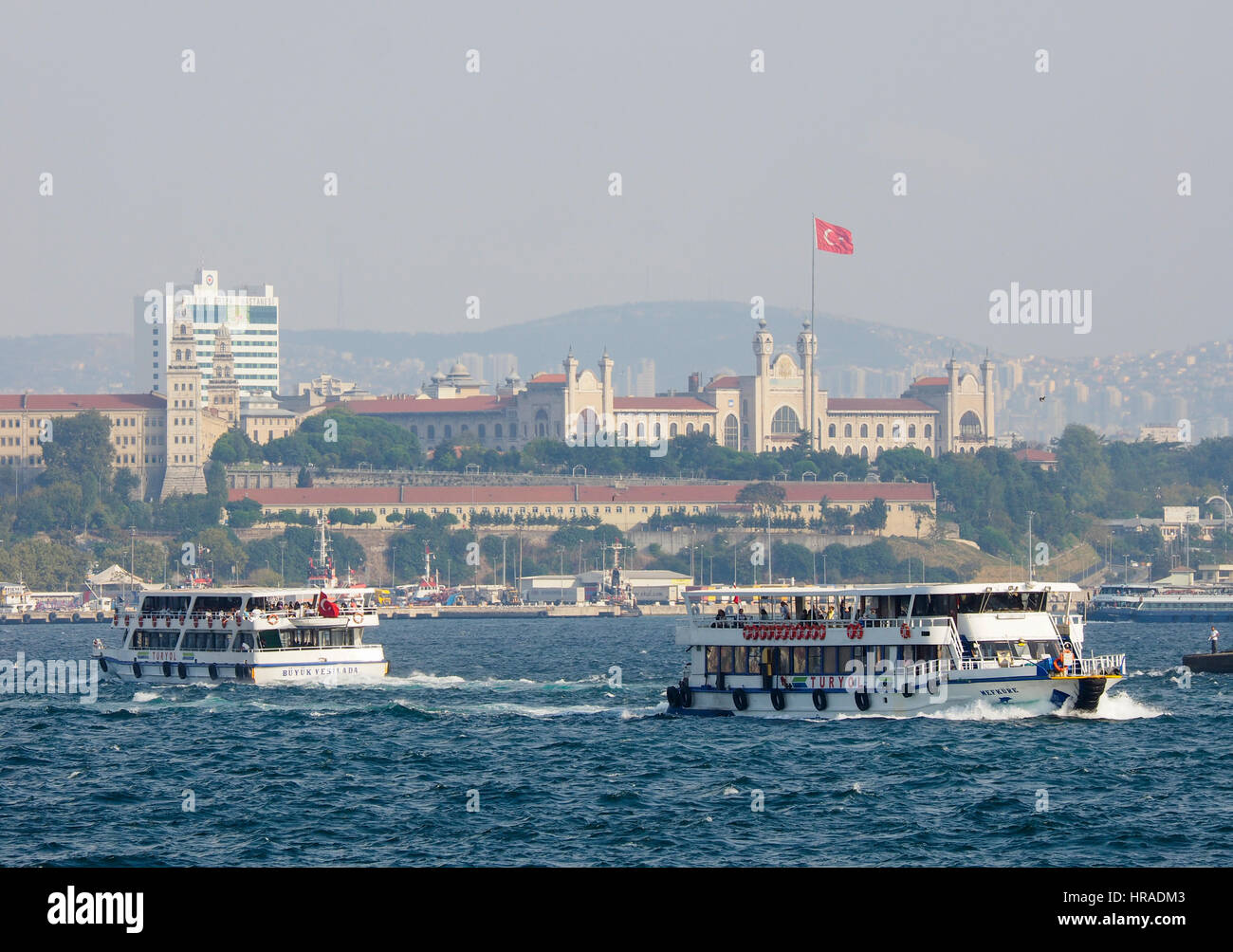 Blue sky ferry boat waterway hi-res stock photography and images - Alamy