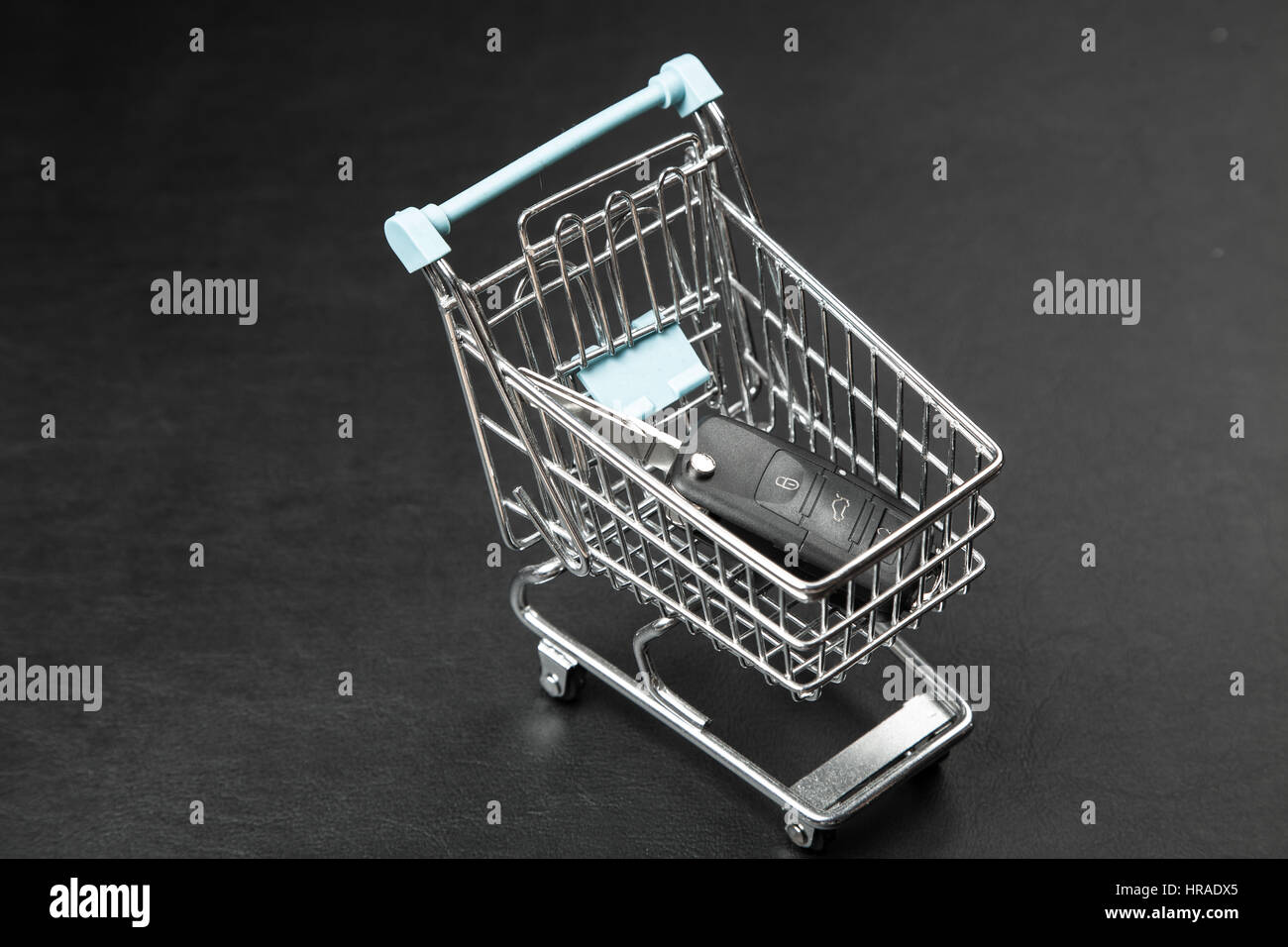 New shopping trolley hi-res stock photography and images - Alamy