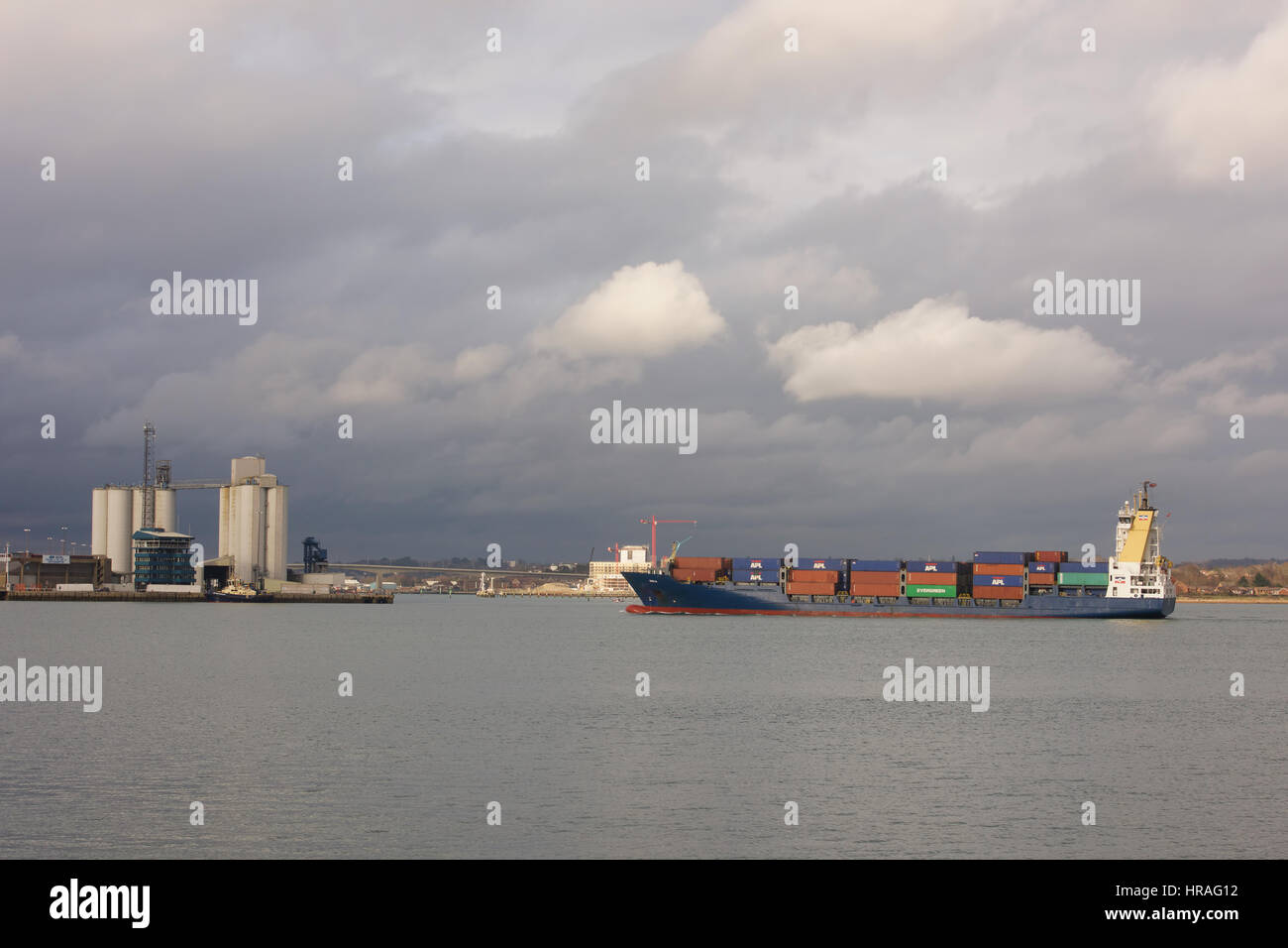 India shipping container hi-res stock photography and images - Alamy