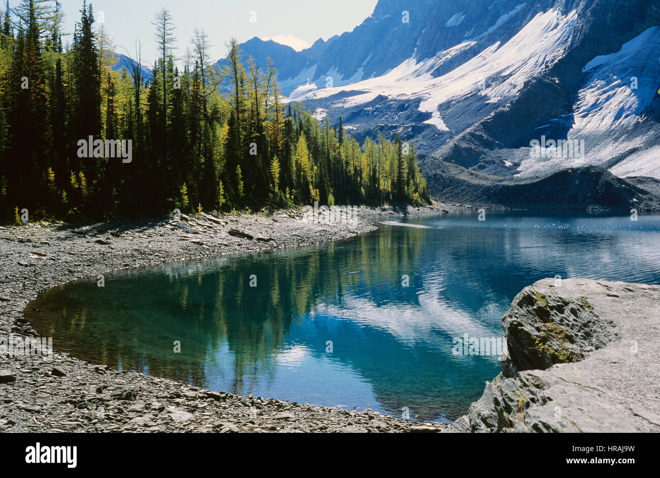 Floe lake kootenay national park hi-res stock photography and images ...