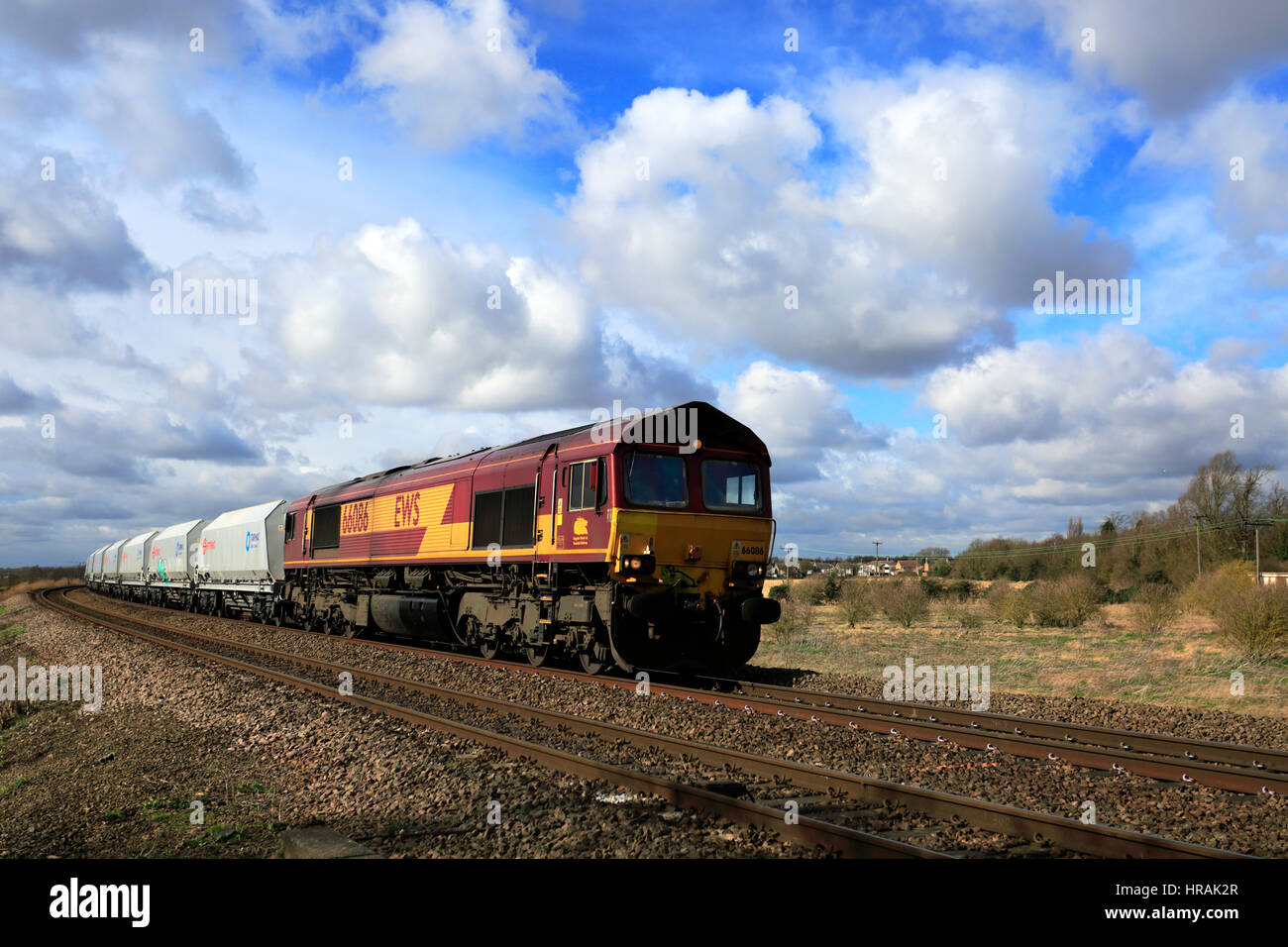 66086 EWS, Diesel Powered Freight Train up from Whittlesey town train ...