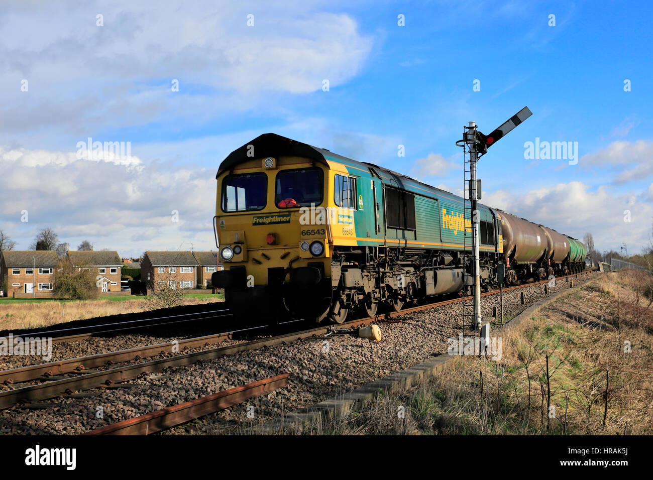 66543 Freightliner, Diesel Powered Freight Train up from Whittlesey ...