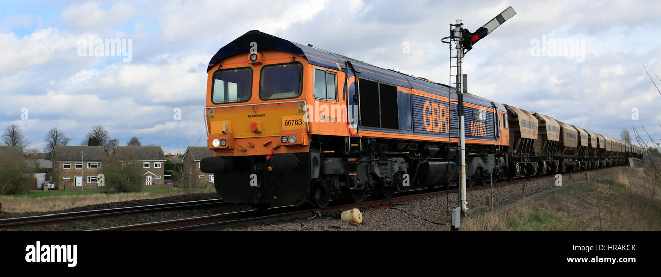 66763 GBRF Diesel Powered Freight Train up from Whittlesey town train ...