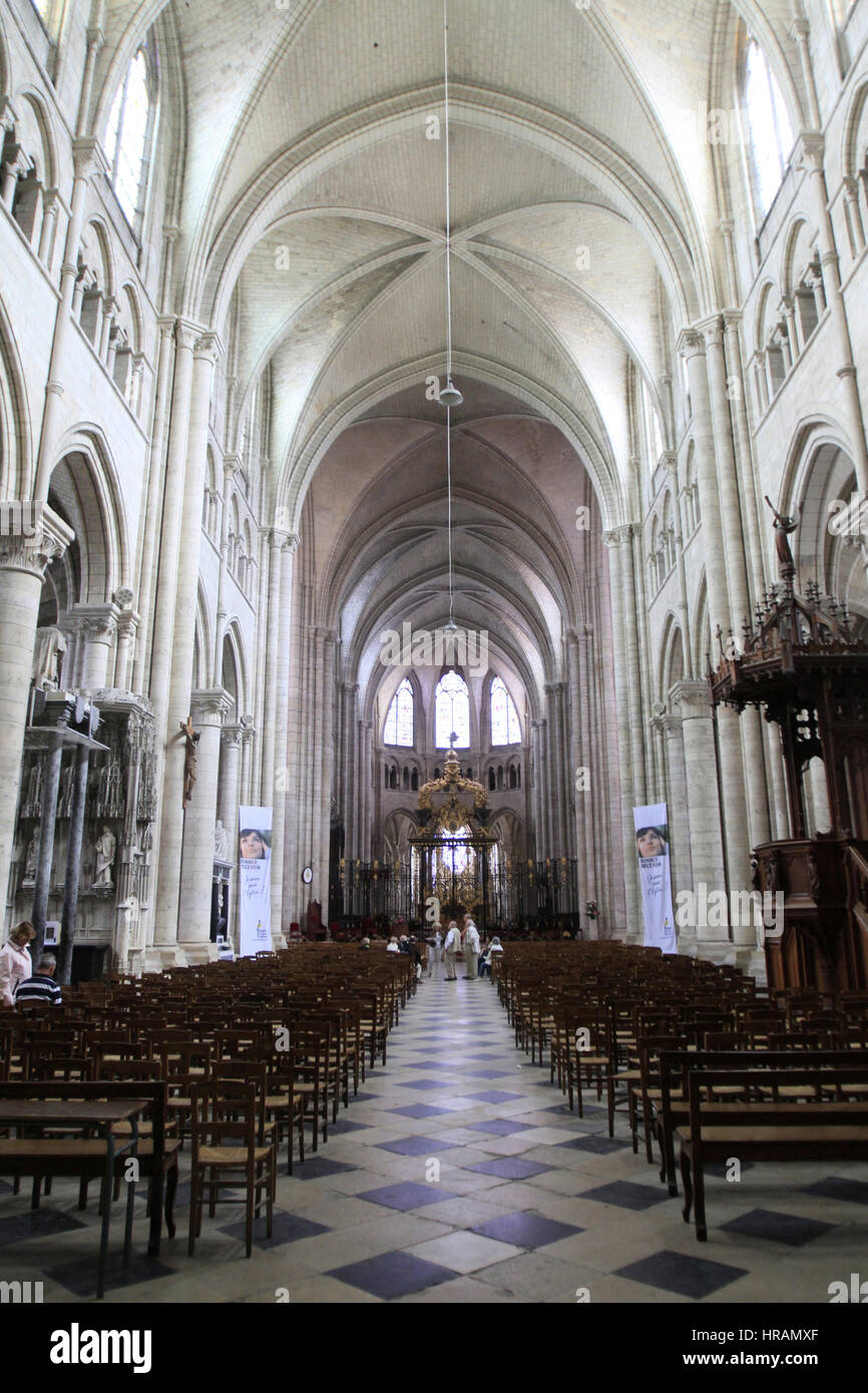 Sens cathedral hi-res stock photography and images - Alamy