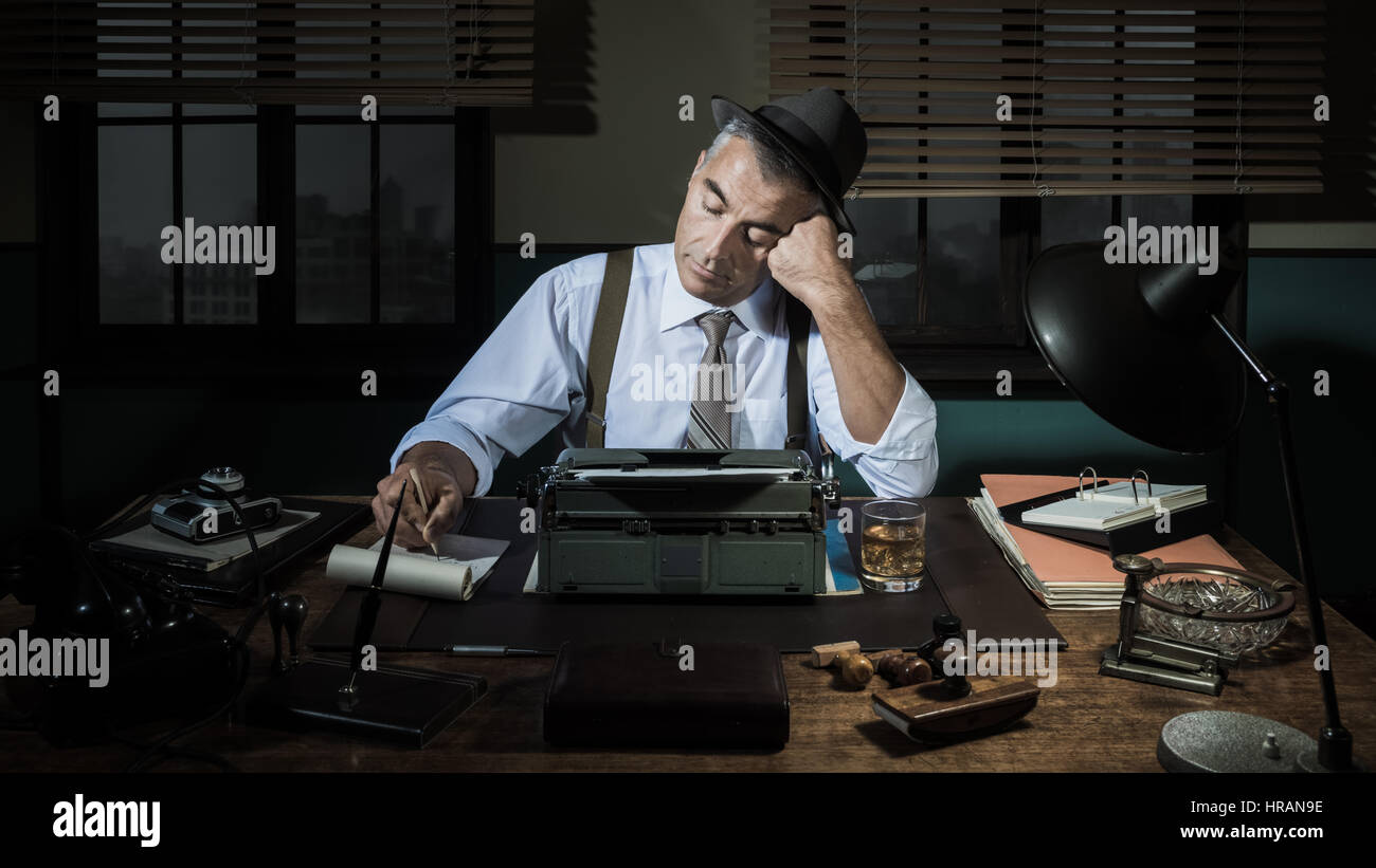 1950s style reporter working hi-res stock photography and images - Alamy