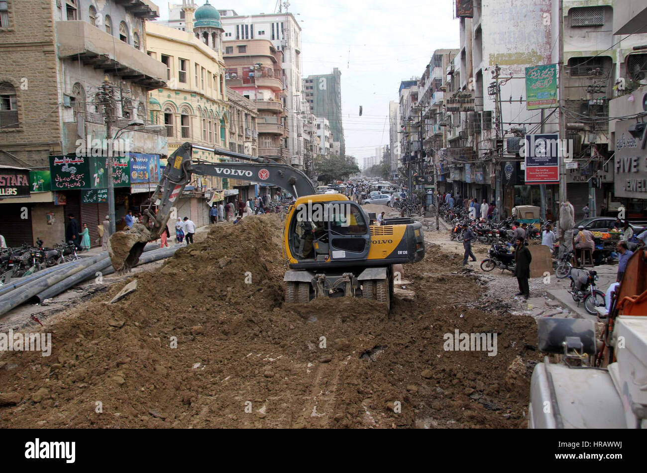 Karachi road construction hi-res stock photography and images - Alamy