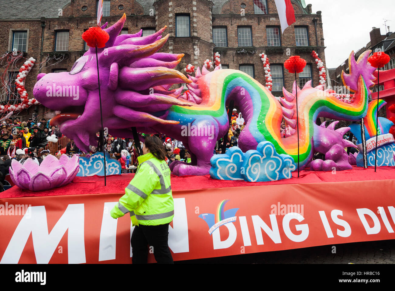 Carnival float dragon hi-res stock photography and images - Alamy