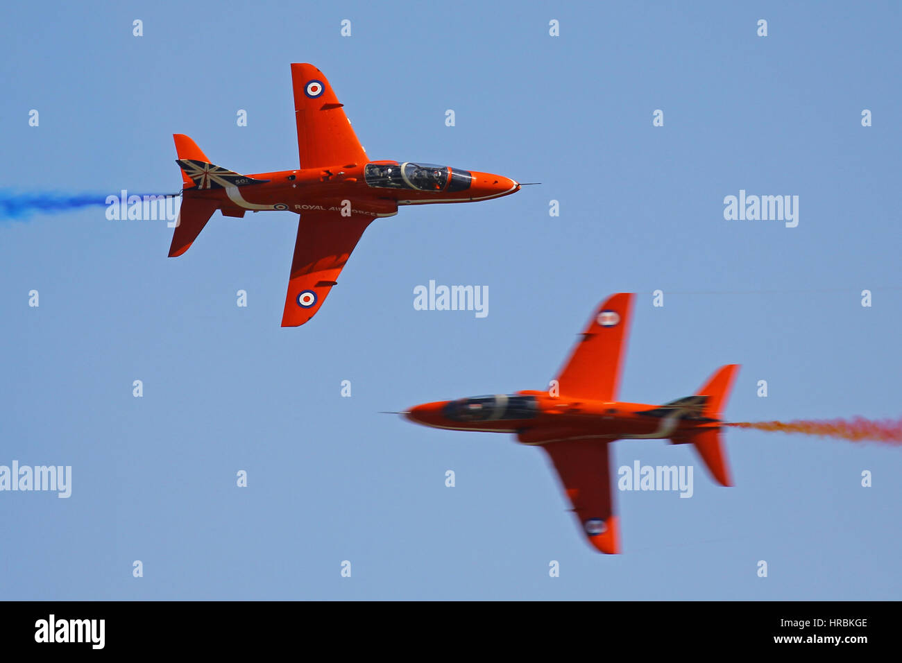 Red arrows cross hi-res stock photography and images - Alamy