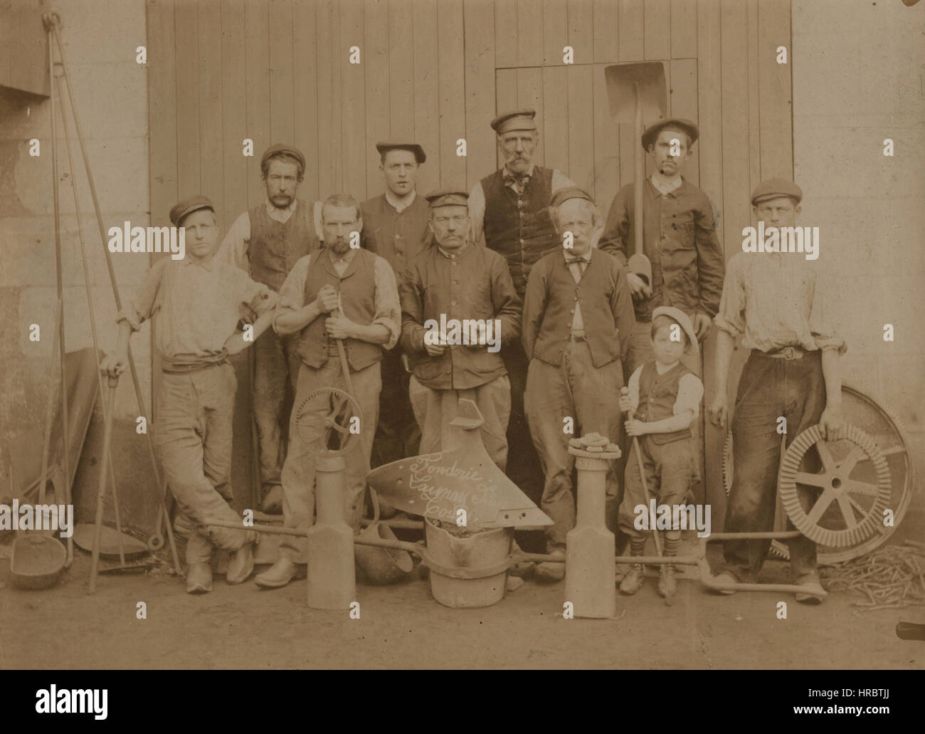 Antique workers hi-res stock photography and images - Alamy