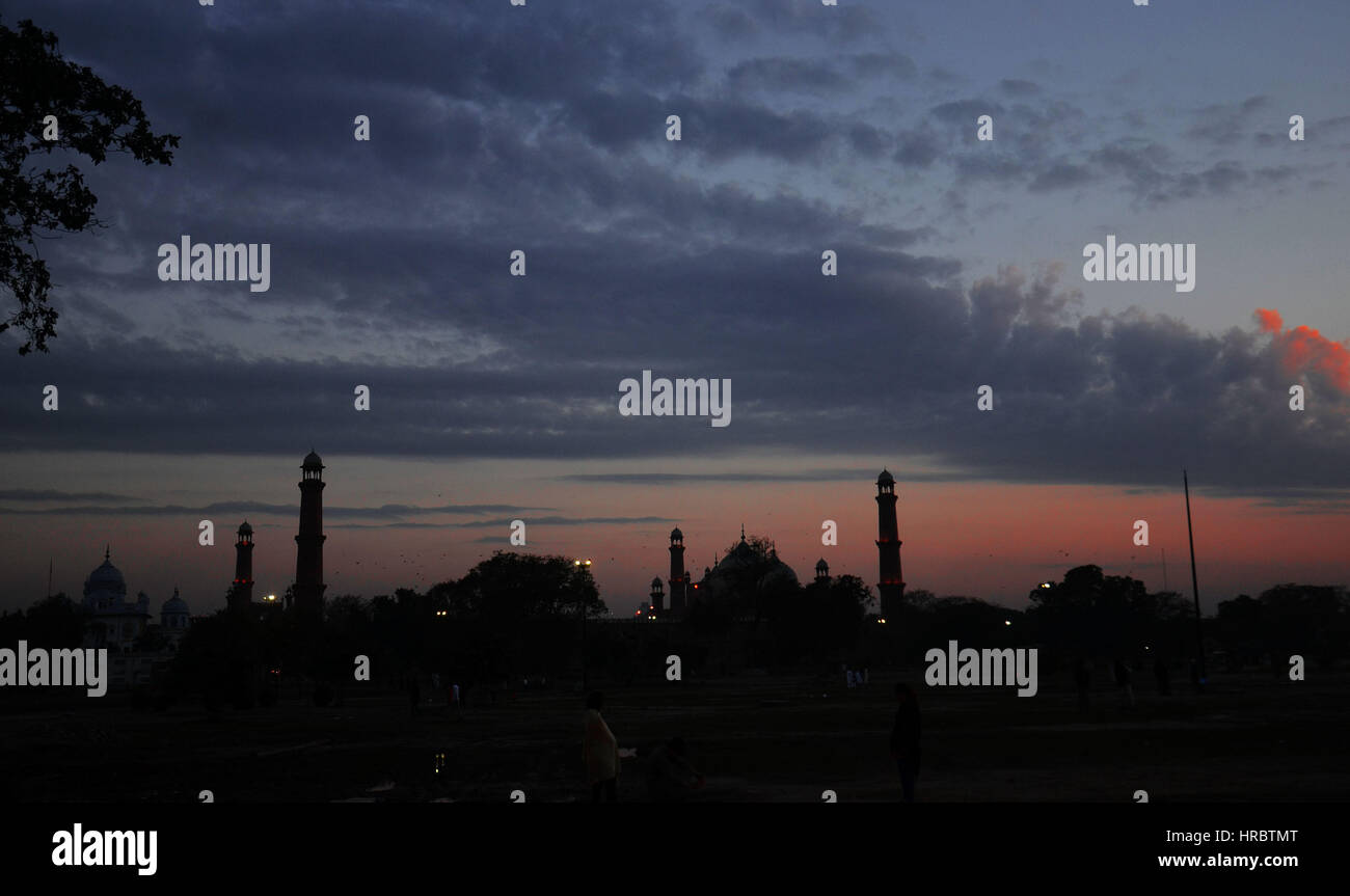 Lahore, Pakistan. 28th Feb, 2017. An attractive cloud hovering over the ...