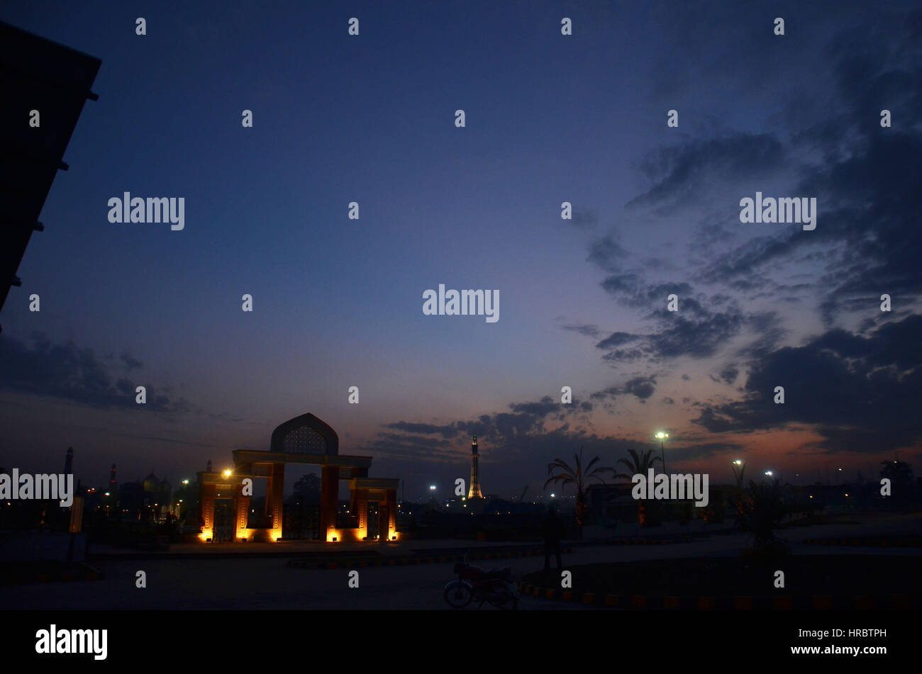 Lahore, Pakistan. 28th Feb, 2017. An attractive cloud hovering over the ...