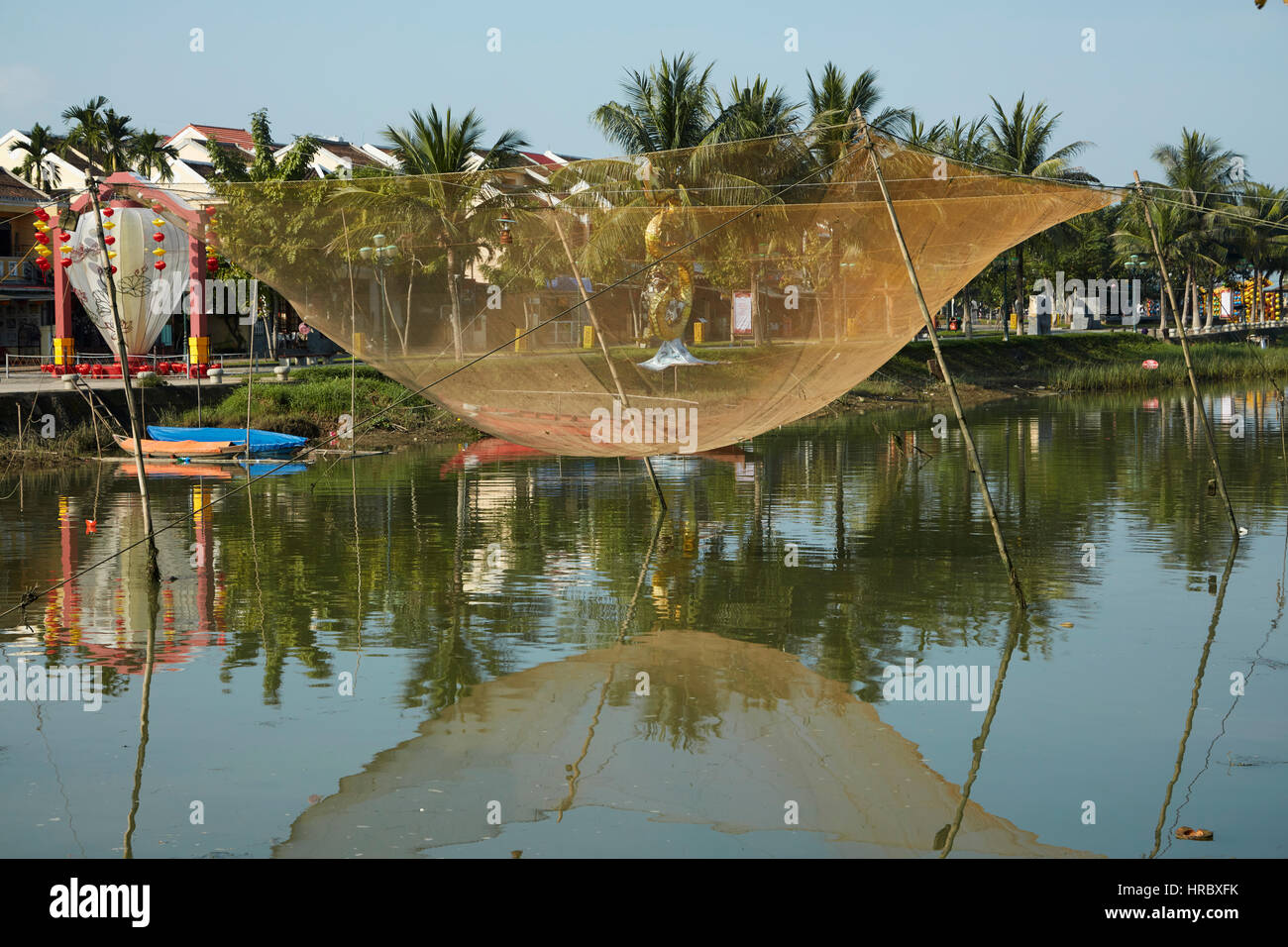 Vietnamese net fishing hi-res stock photography and images - Alamy
