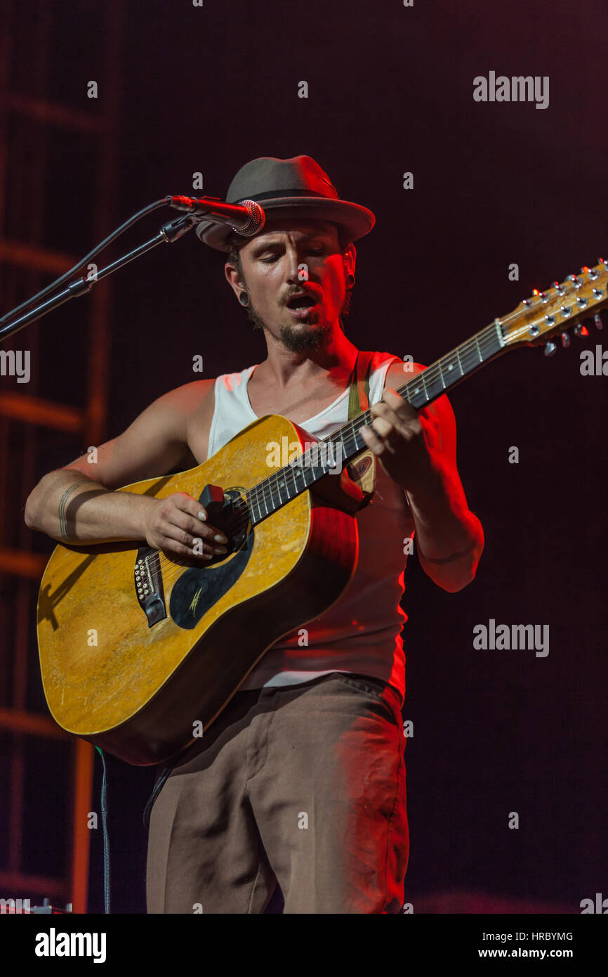John butler trio hi-res stock photography and images - Alamy