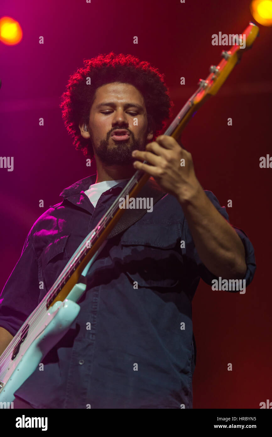 John butler acoustic guitar hi-res stock photography and images - Alamy