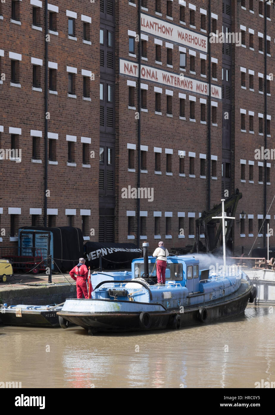 River Severn tugboat "Severn Progress" being maintained by volunteers ...