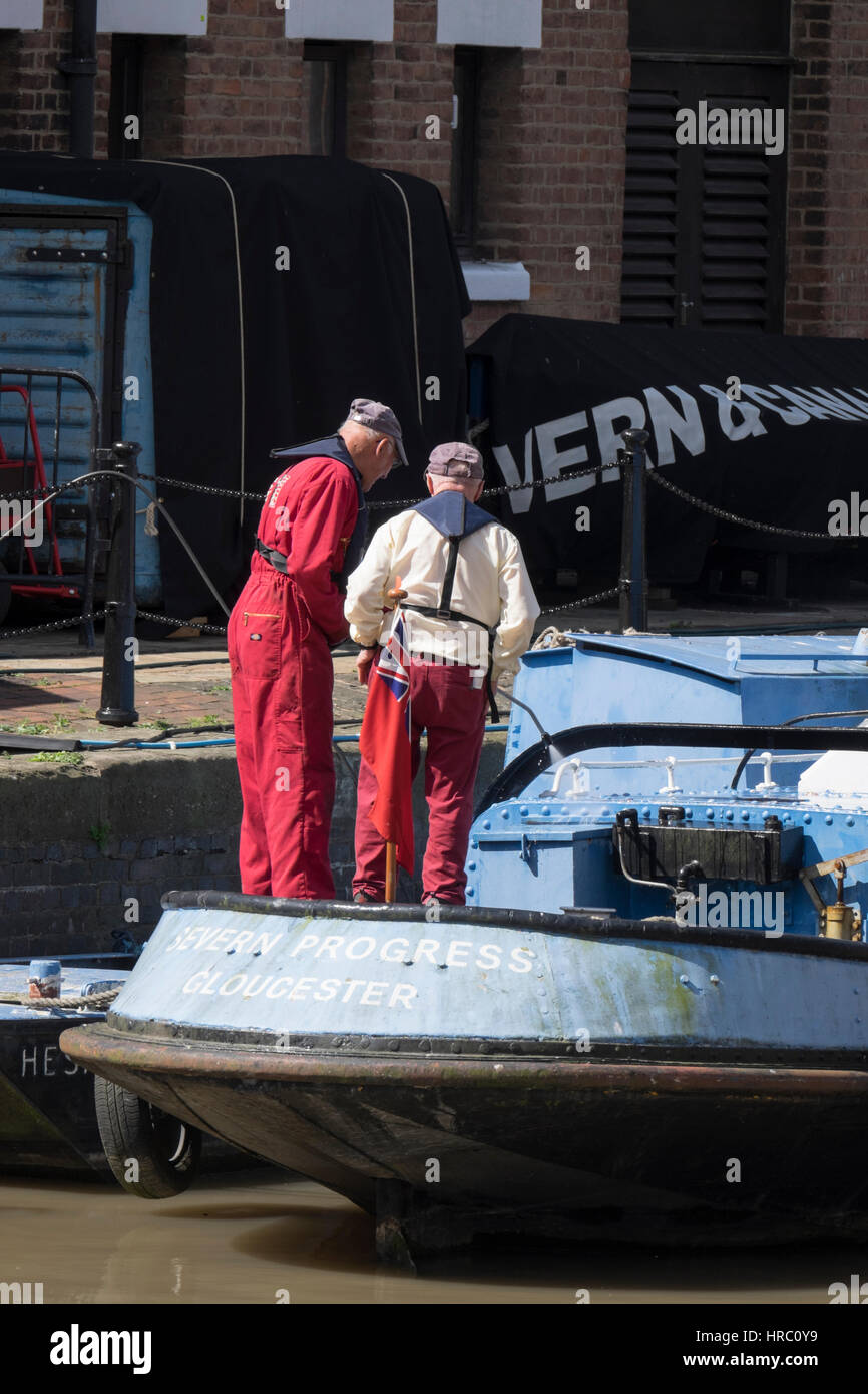 River Severn tugboat "Severn Progress" being maintained by volunteers ...