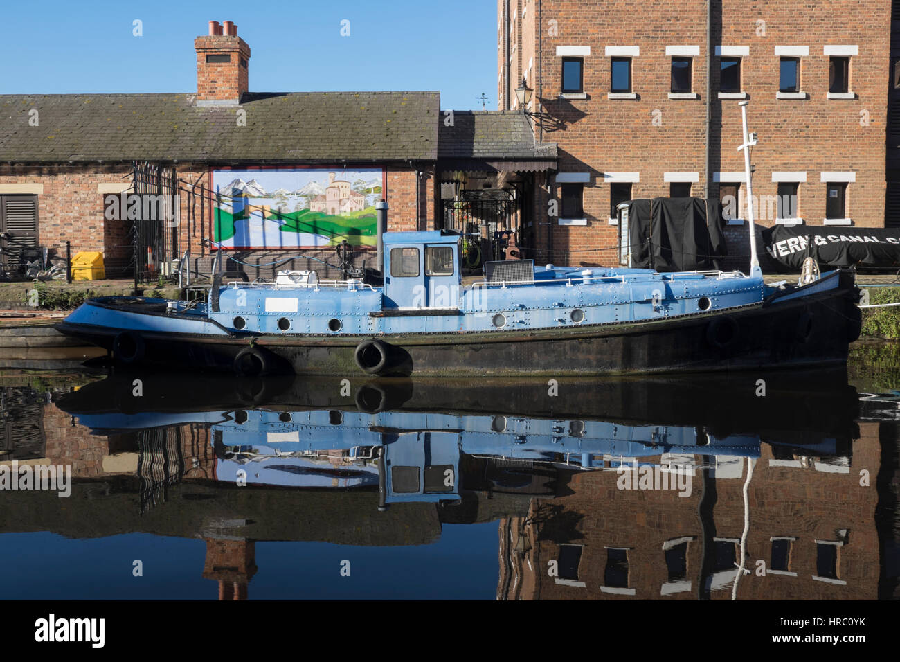 River Severn tugboat "Severn Progress" being maintained by volunteers ...
