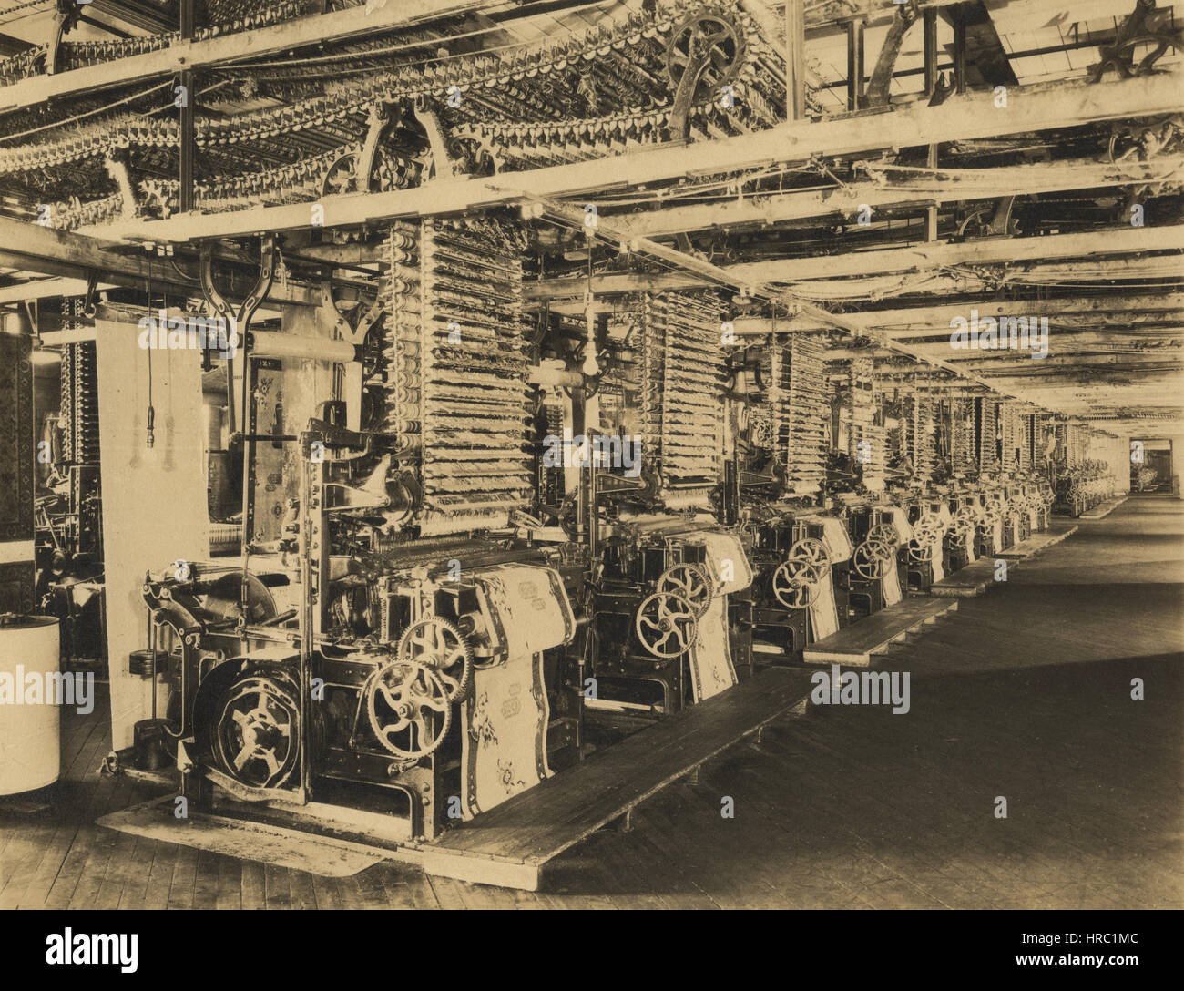 Weaving machinery hi-res stock photography and images - Alamy