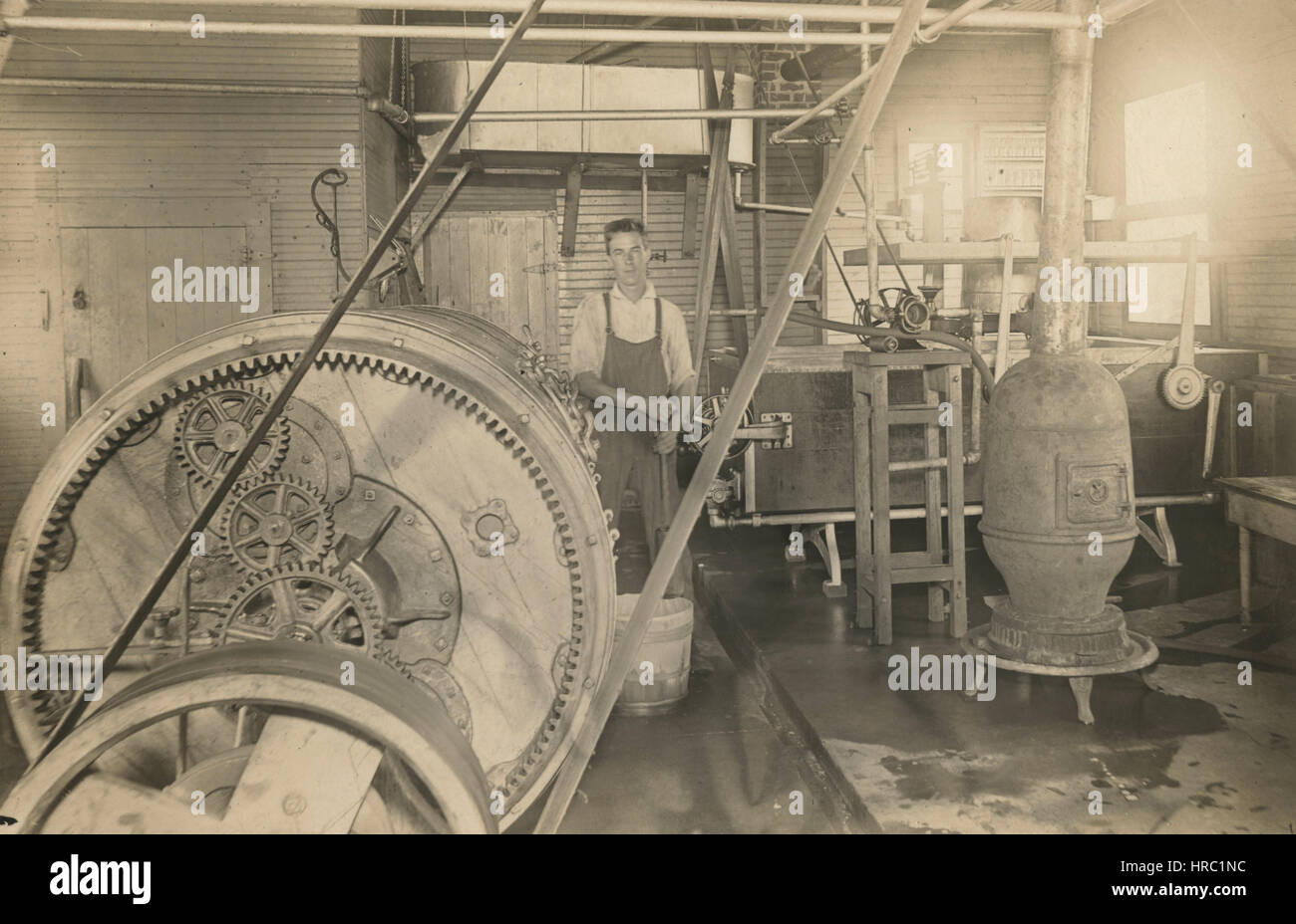 Cogwheels 1920s hi-res stock photography and images - Alamy
