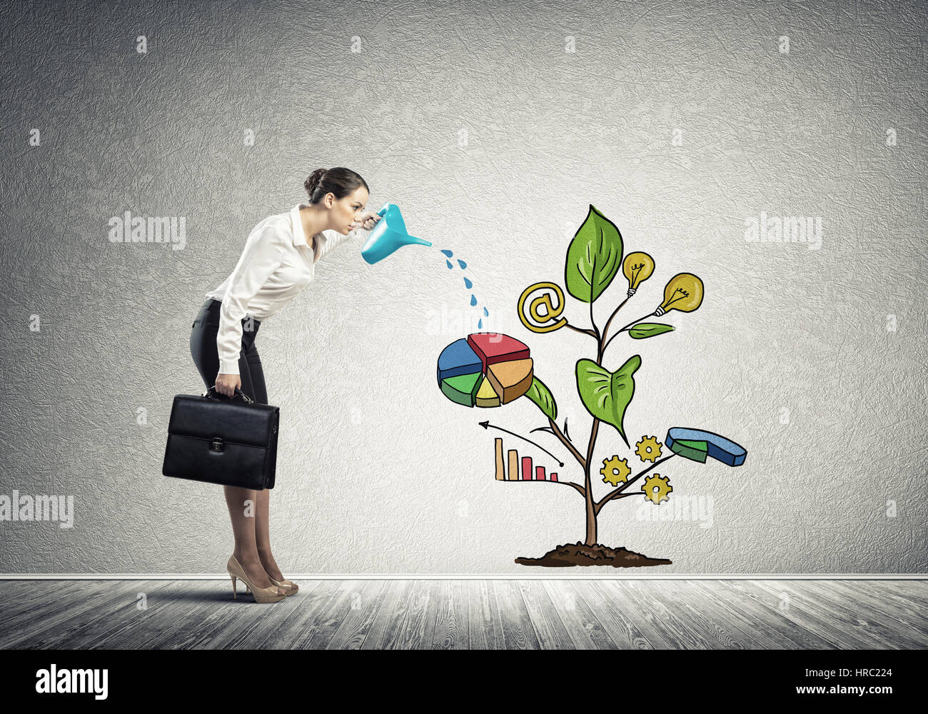 Attractive businesswoman presenting investment and financial growth ...