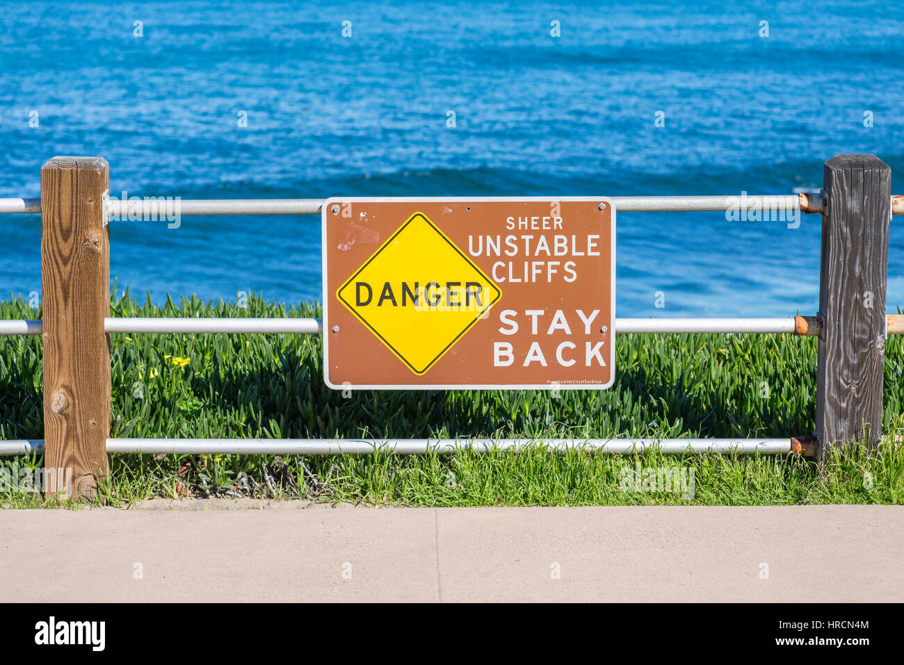 Danger Sign, Unstable Cliffs. La Jolla, California Stock Photo - Alamy