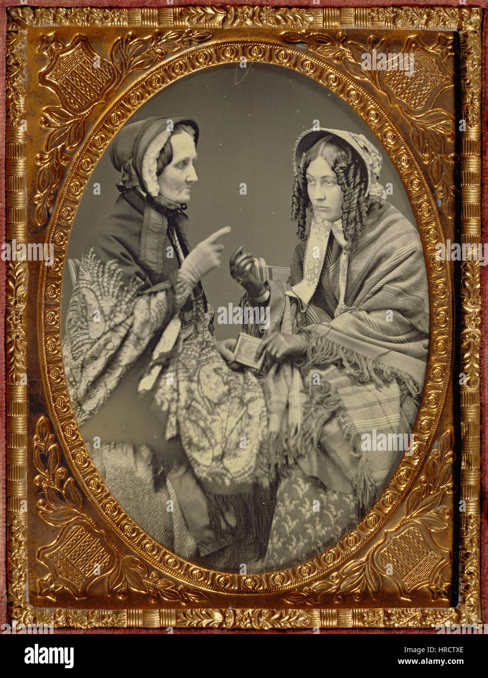 Two unknown actresses hi-res stock photography and images - Alamy