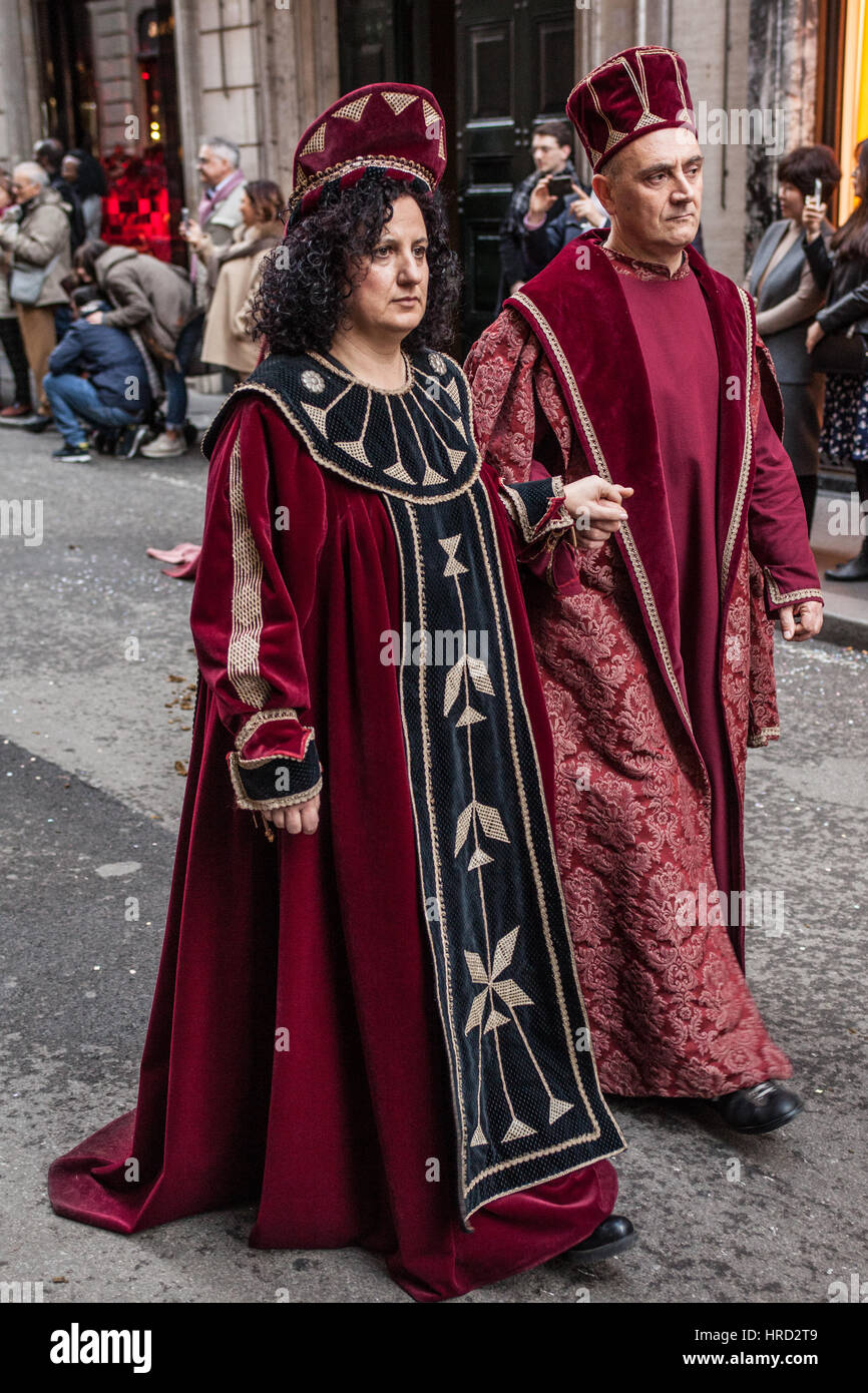 images of the Roman Carnival, held in Piazza del Popolo in Rome, with ...