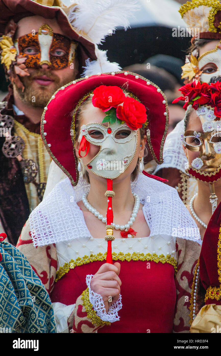 images of the Roman Carnival, held in Piazza del Popolo in Rome, with ...