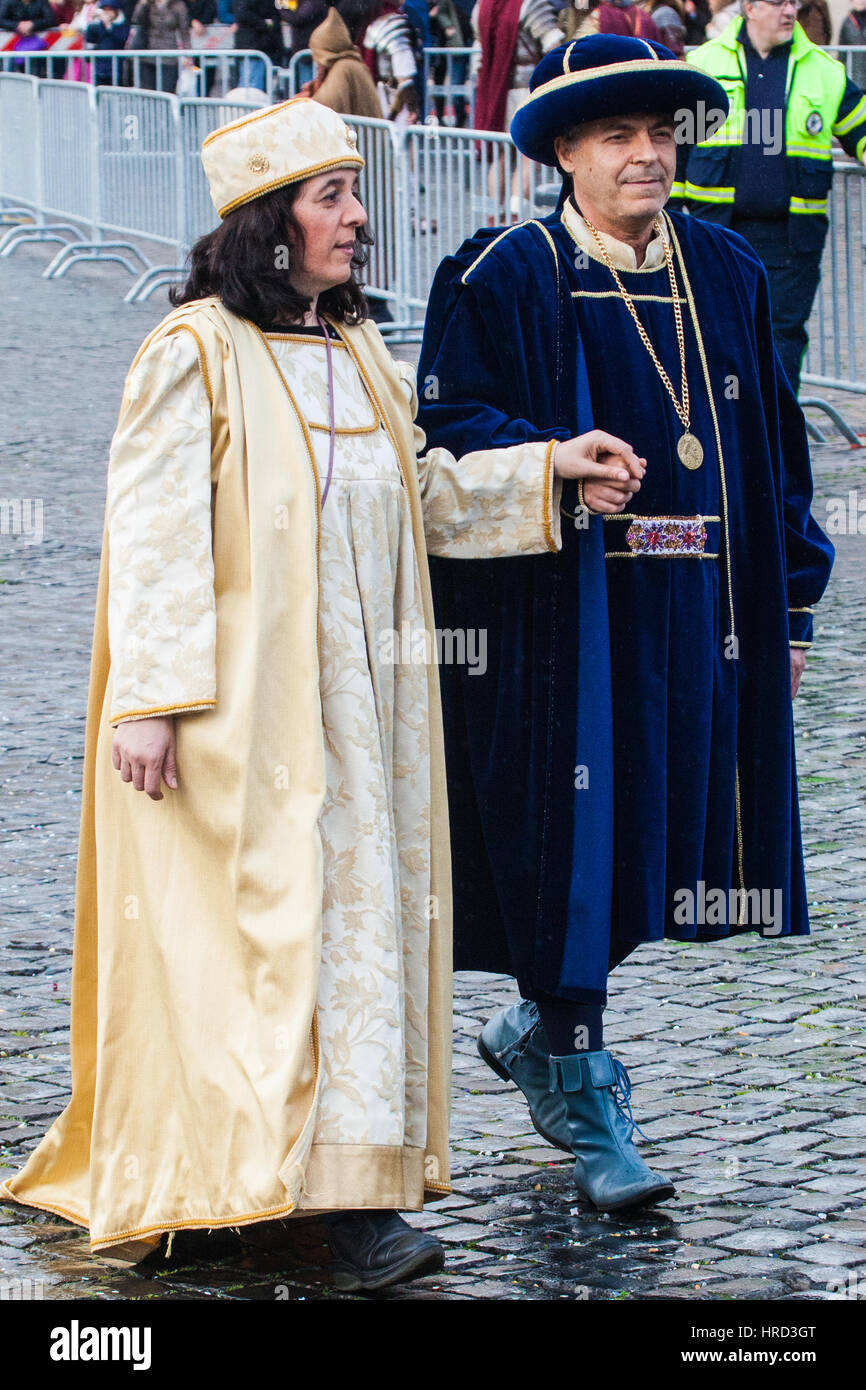 images of the Roman Carnival, held in Piazza del Popolo in Rome, with ...
