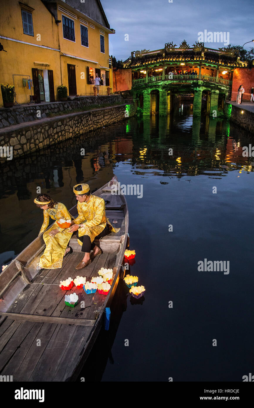 Japanese Covered Bridge in Hoi An. This bridge used to join the ...