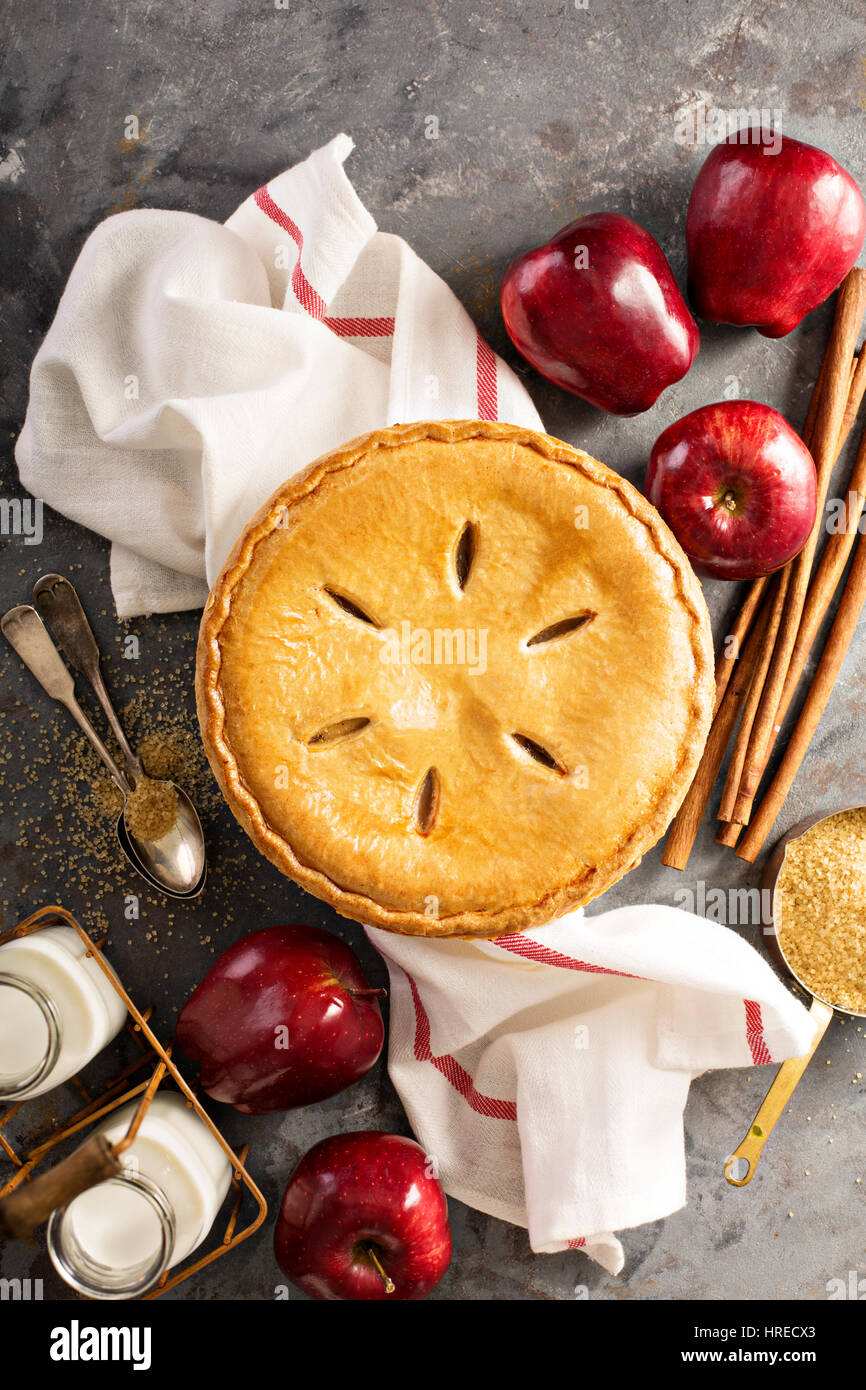 Apple pie in a wooden crate Stock Photo - Alamy