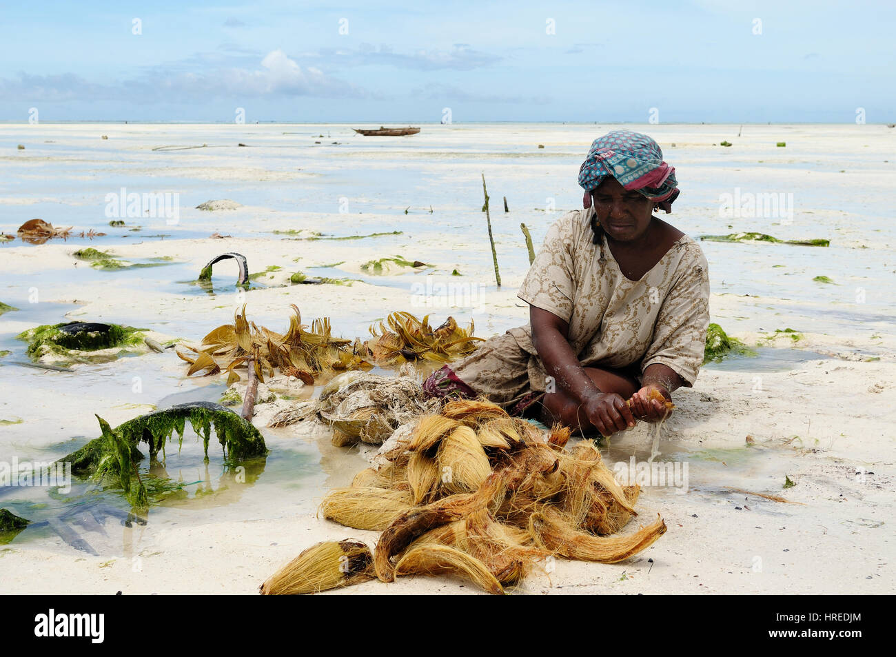 PAJE, TANZANIA - APRIL 12: Ethnic woman making the ship's rope from ...