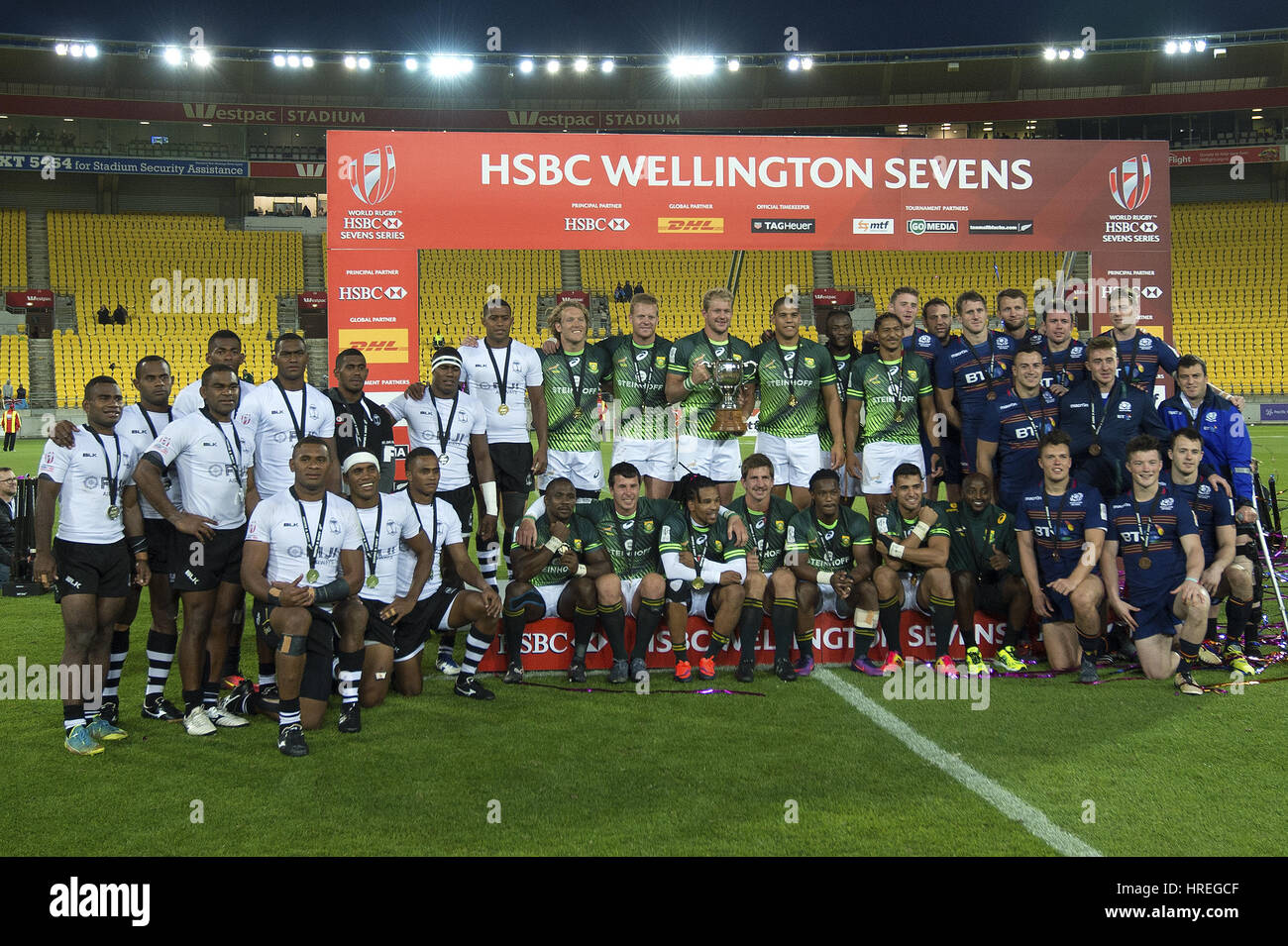South Africa celebrate winning the Wellington Sevens title at Westpac ...