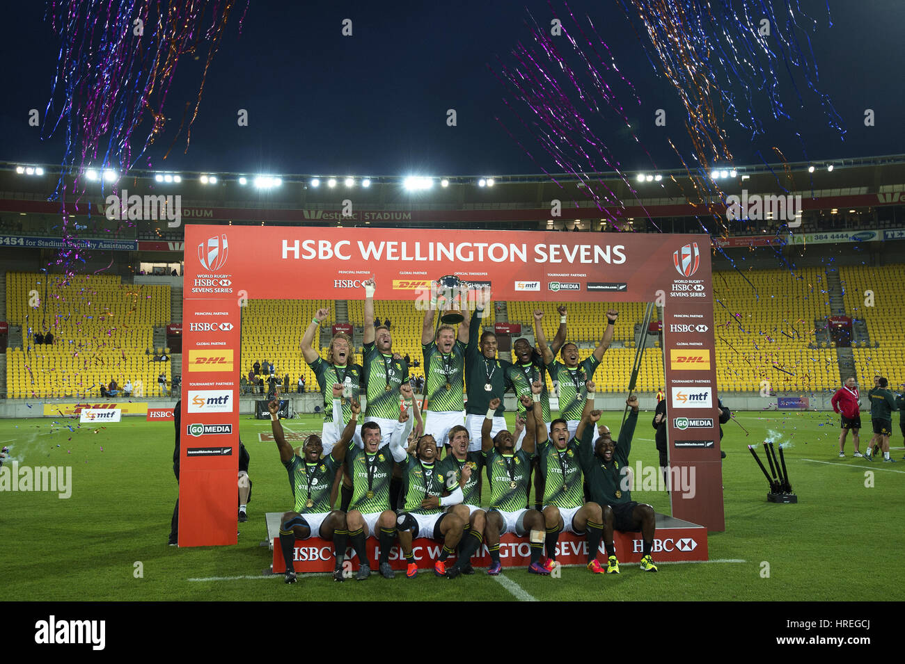 South Africa celebrate winning the Wellington Sevens title at Westpac ...