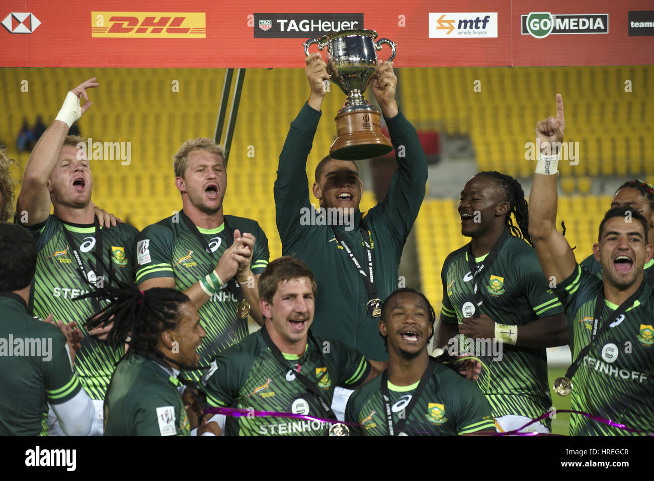 South Africa celebrate winning the Wellington Sevens title at Westpac ...