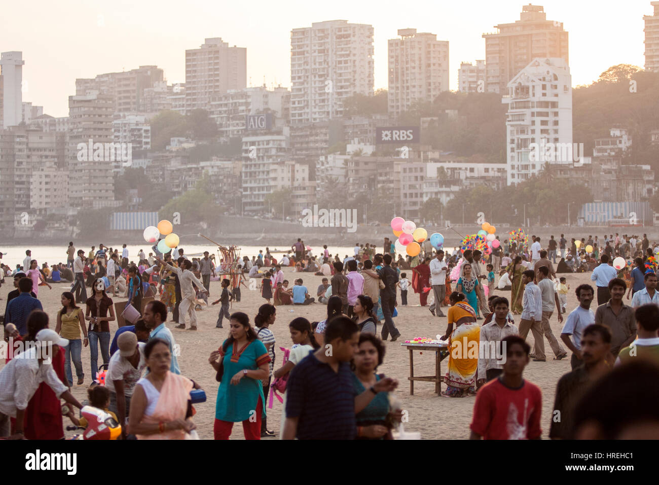 Chowpatty beach sunset mumbai india hi-res stock photography and images ...