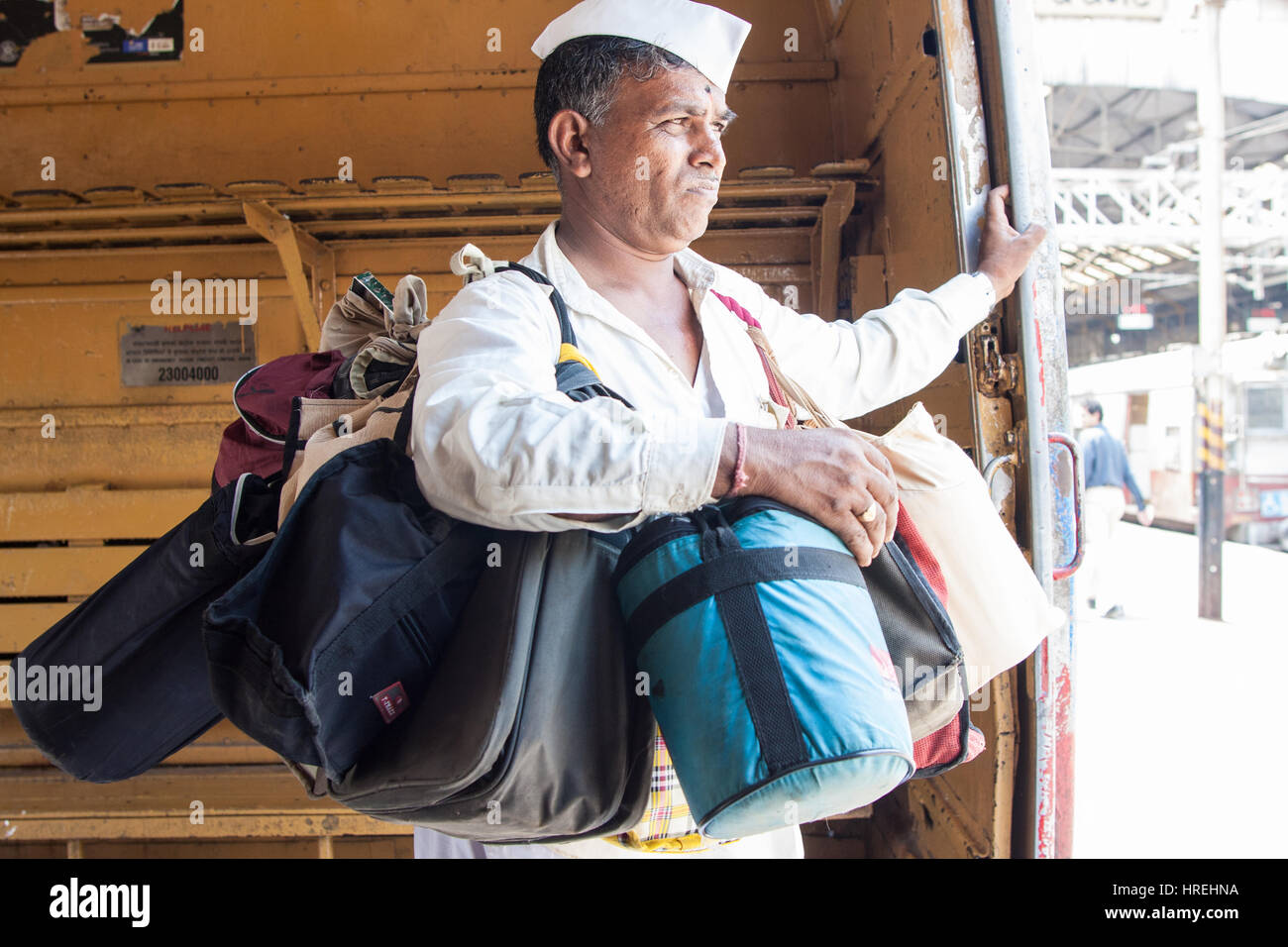 Food distribution india hi-res stock photography and images - Alamy