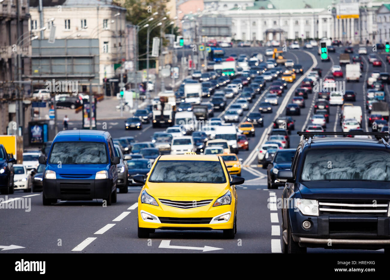 Heavy traffic on freeway hi-res stock photography and images - Alamy